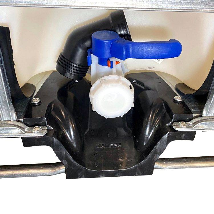 A reconditioned IBC valve with cap.